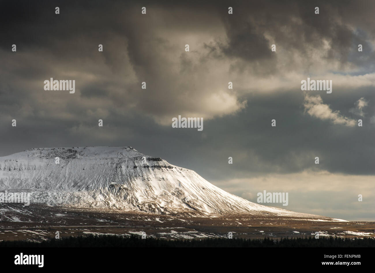 Ingleborough Winter High Resolution Stock Photography and Images - Alamy
