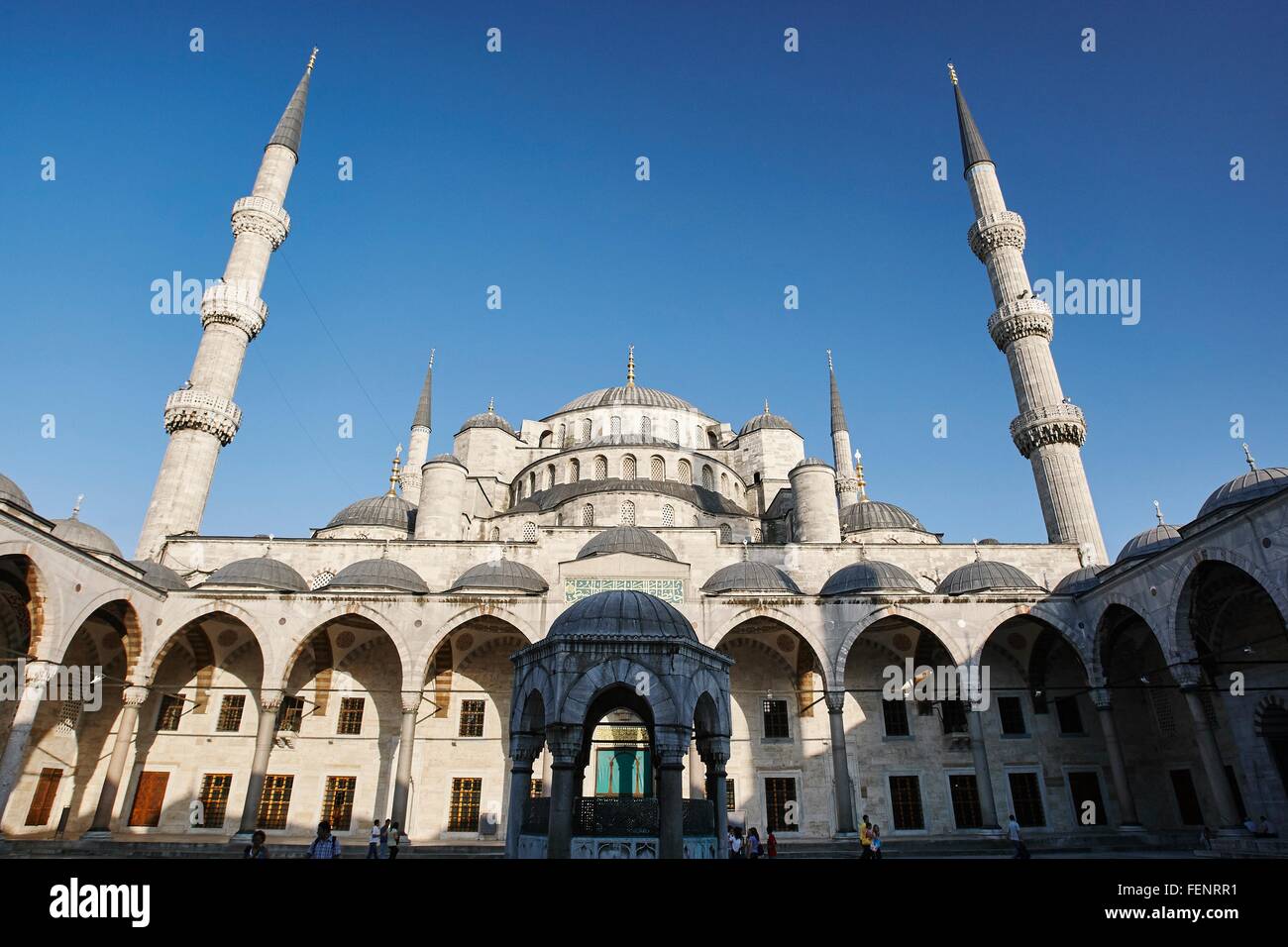 The sultan ahmed mosque istanbul hi-res stock photography and images ...