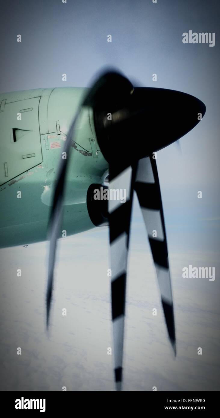 Side view aircraft hi-res stock photography and images - Alamy