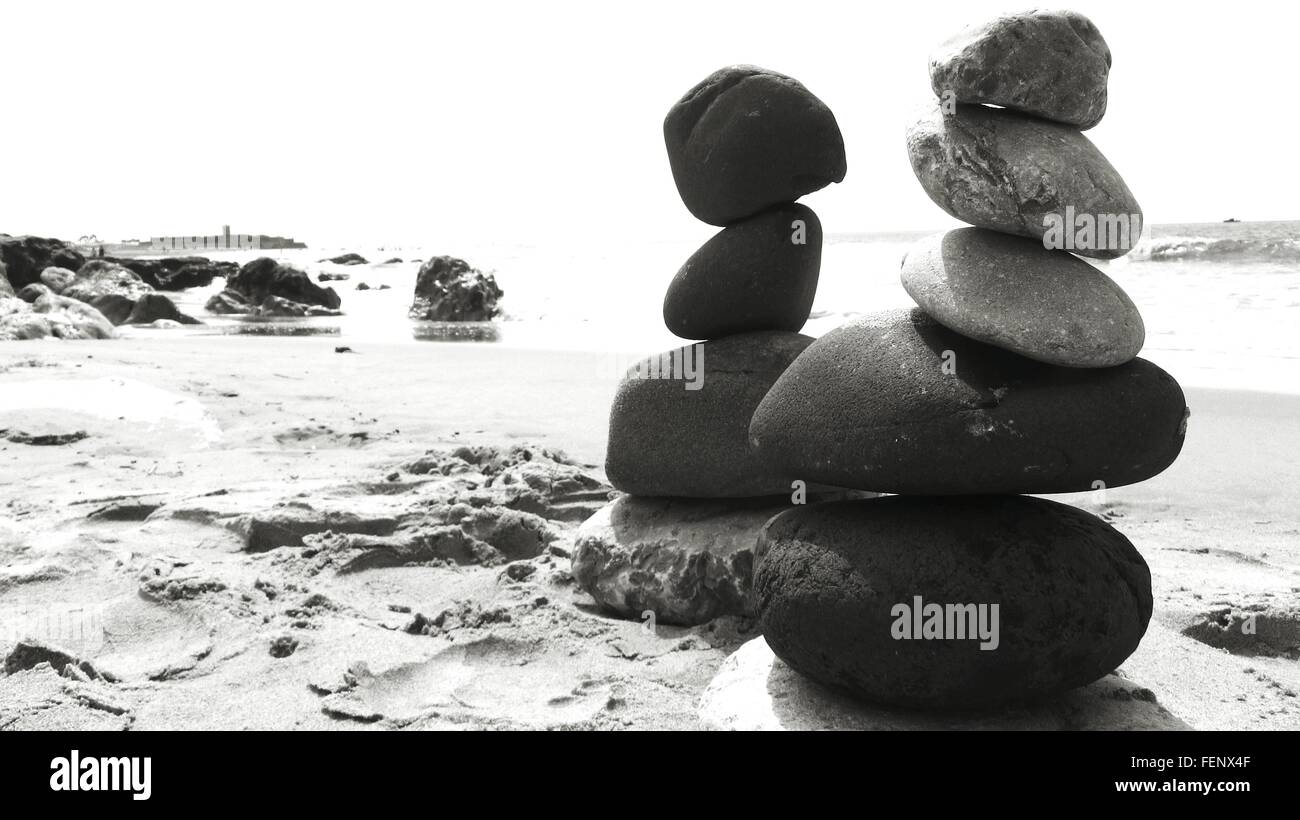 Pebbles on beach hi-res stock photography and images - Alamy
