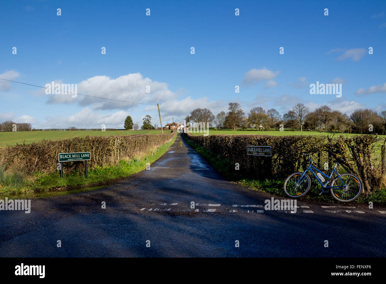 Field lane houses hi-res stock photography and images - Alamy