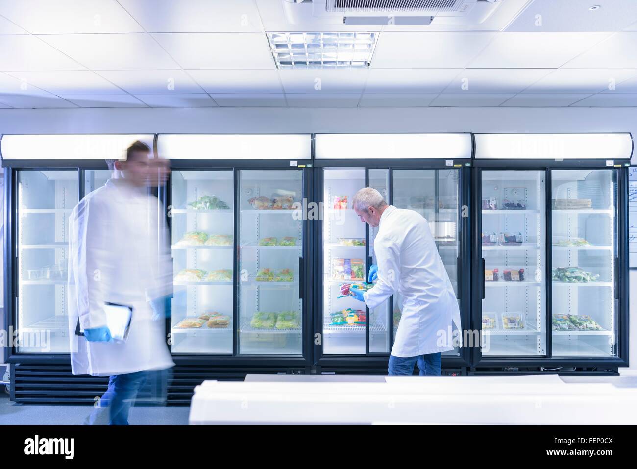 Laboratory man hi-res stock photography and images - Alamy