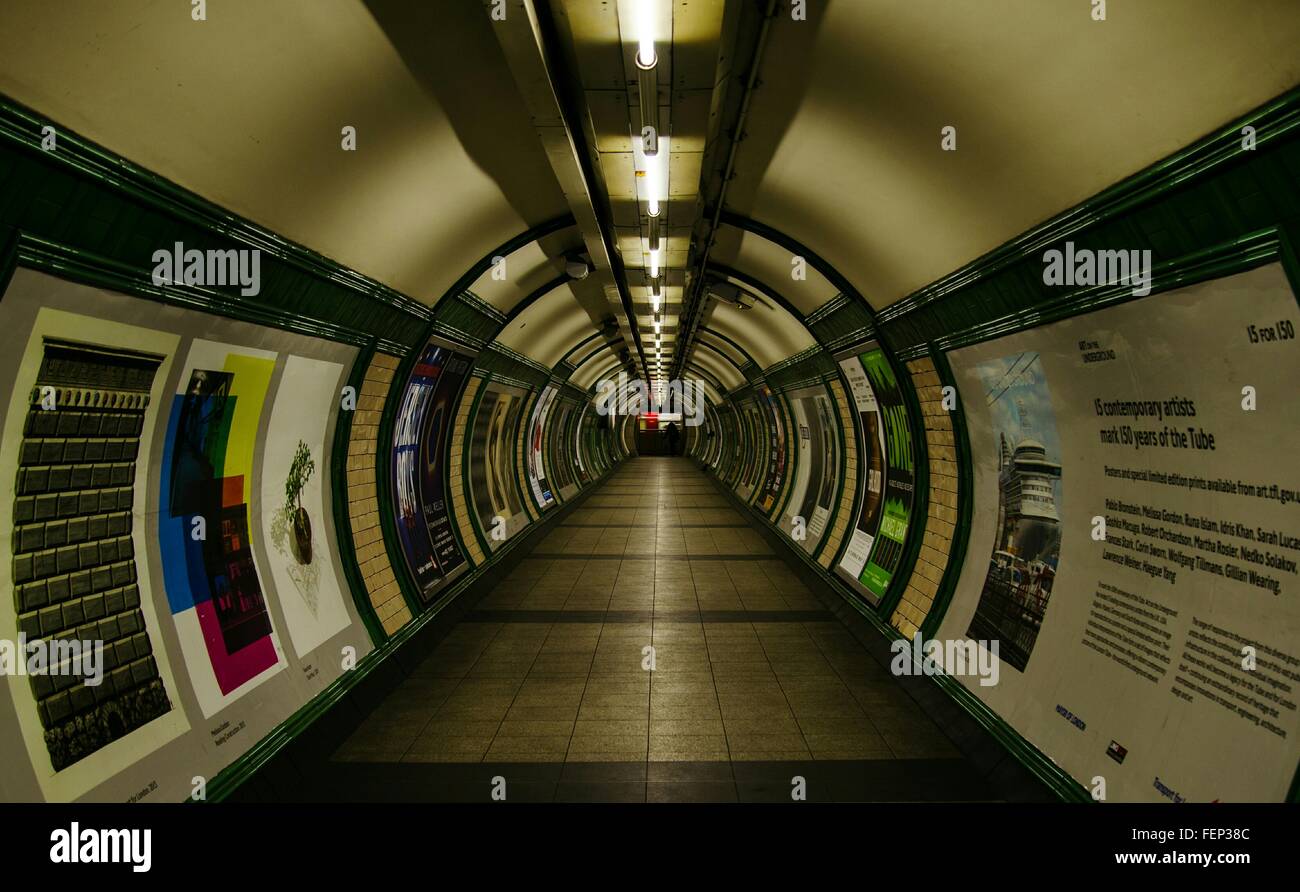 Tiled tunnel walkway hi-res stock photography and images - Alamy