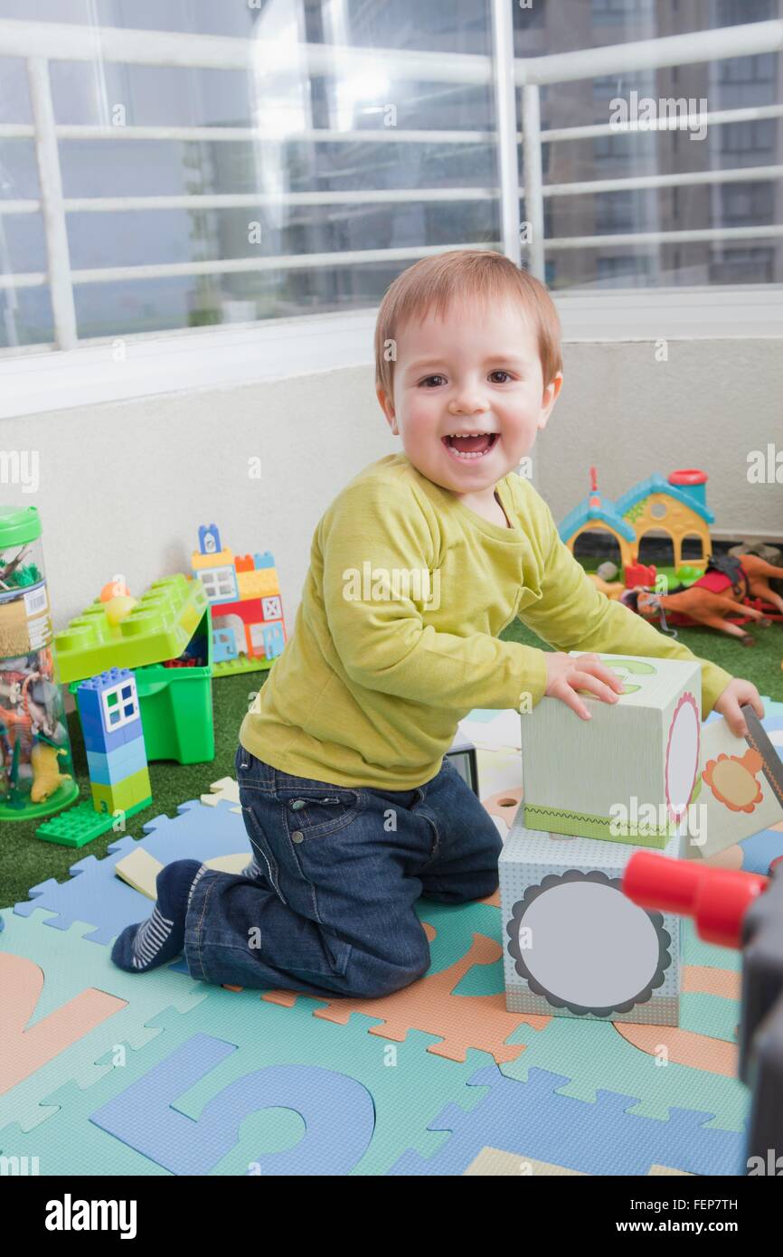 Stacking blocks hi-res stock photography and images - Alamy