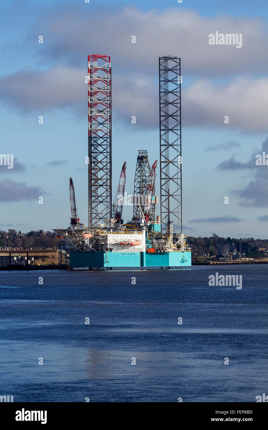 Rowan stavanger jack up rig hi-res stock photography and images - Alamy