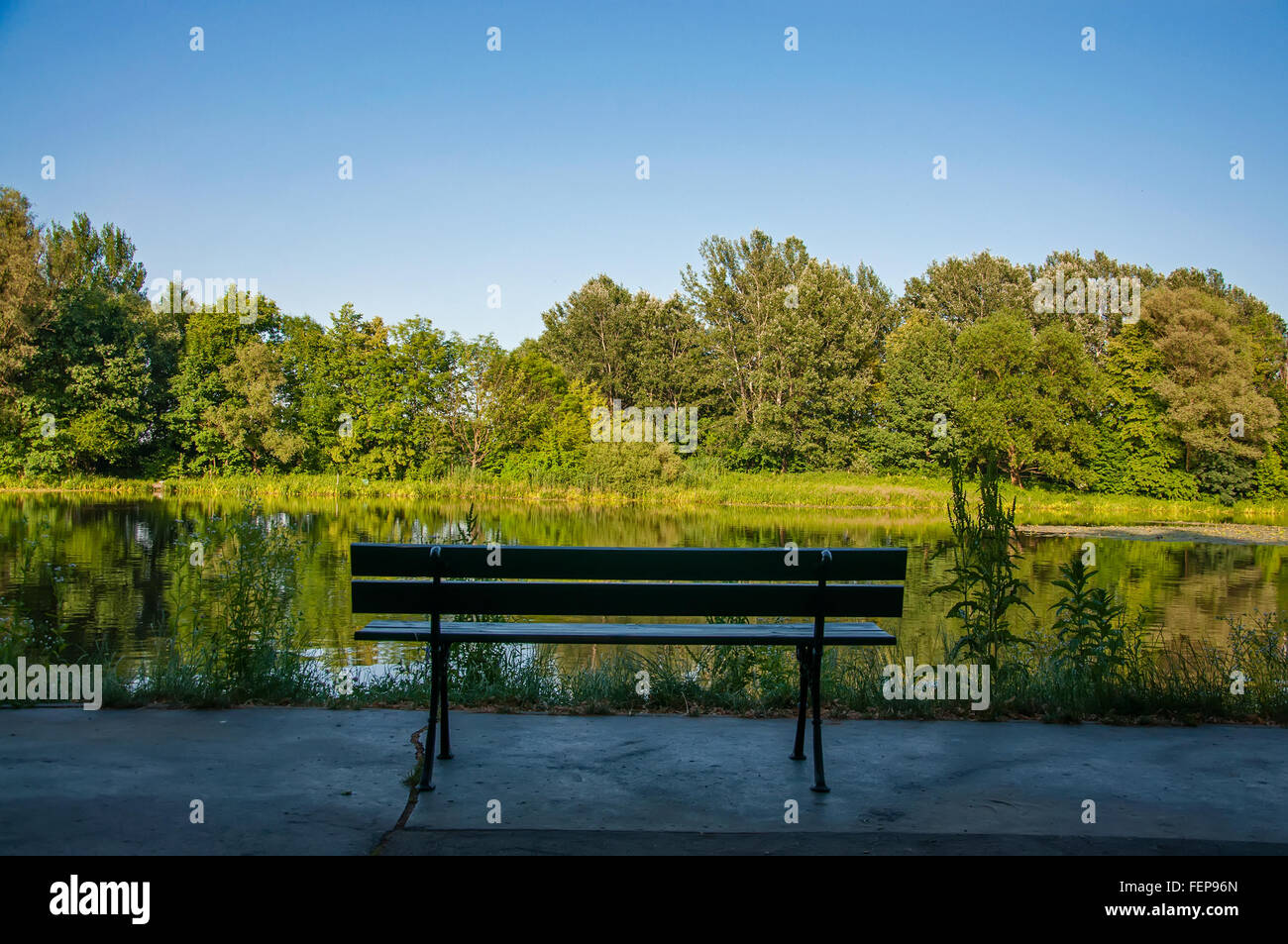 Bench sunlight hi-res stock photography and images - Alamy