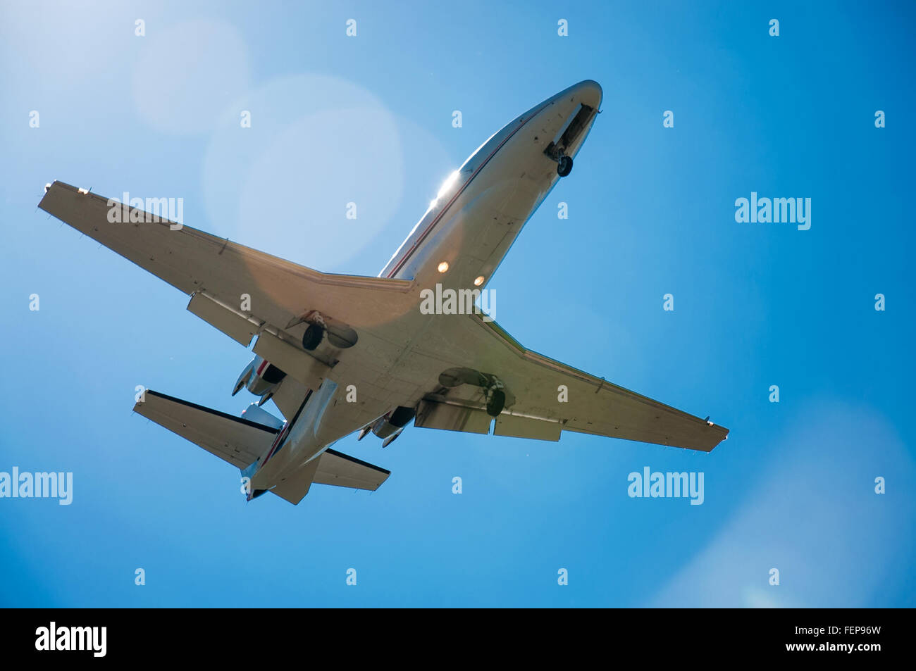 Small commuter passenger plane hi-res stock photography and images - Alamy