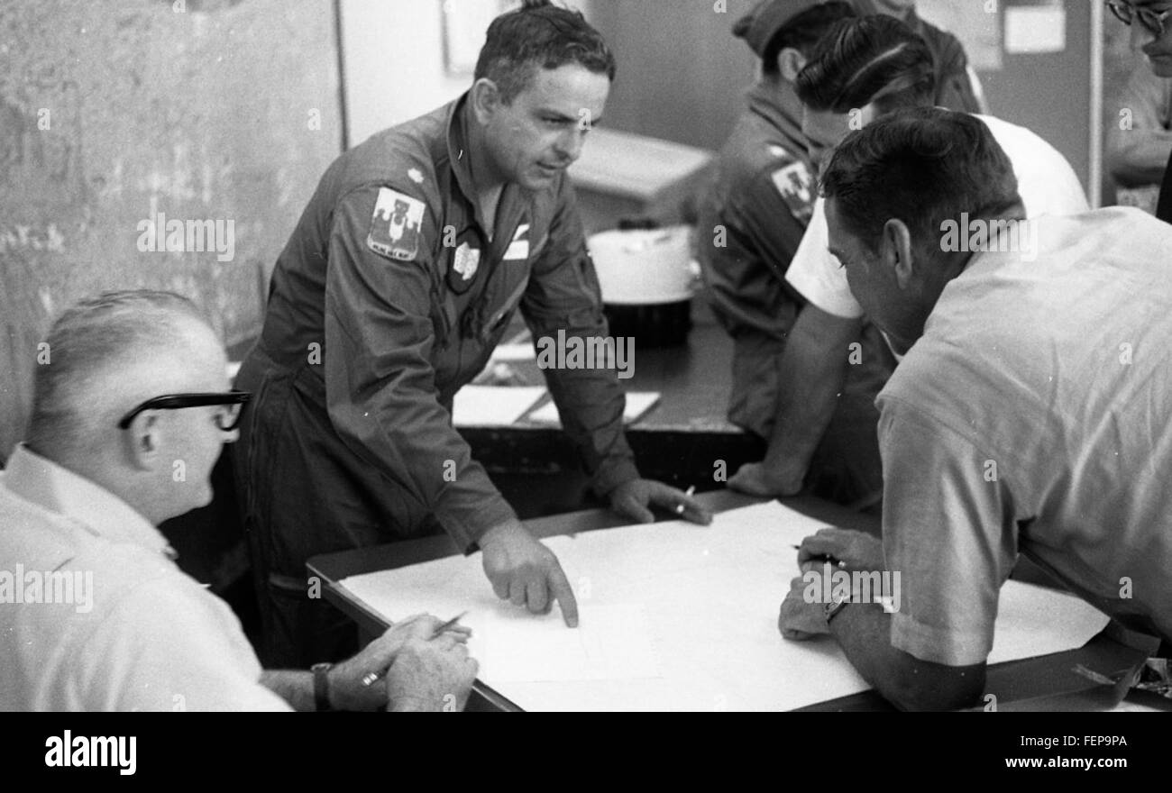 The Convair B-58 Hustler, on a speed run at Edwards AFB in May 1961 ...