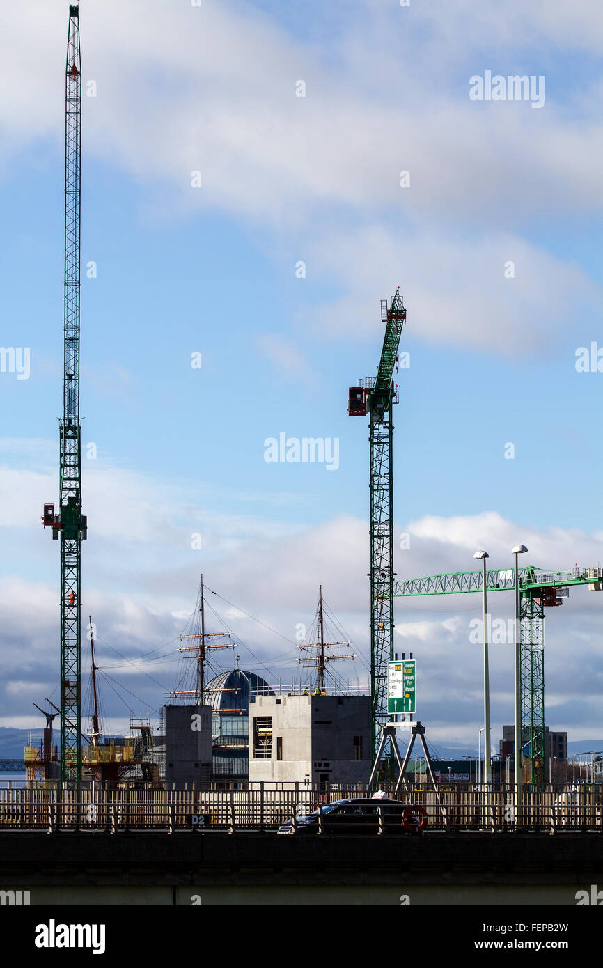 Towering waterfront buildings hi-res stock photography and images - Alamy