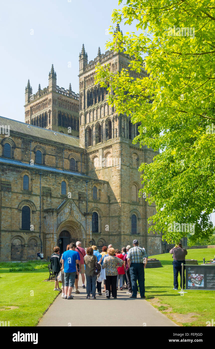Tourists with tour guide outside Durham cathedral. Durham, England. UK ...