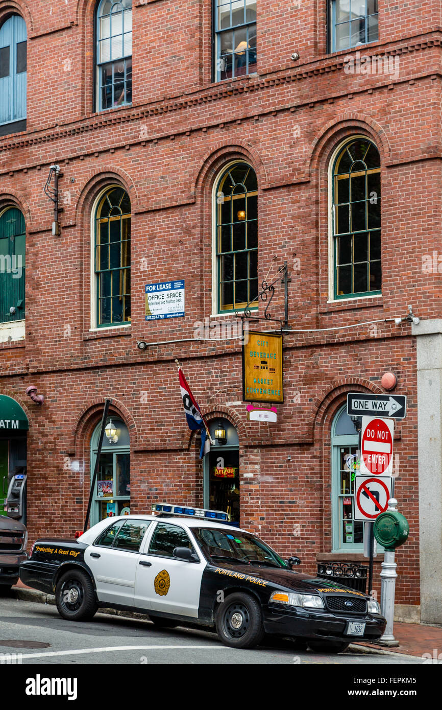 Portland Police Car on street Stock Photo - Alamy