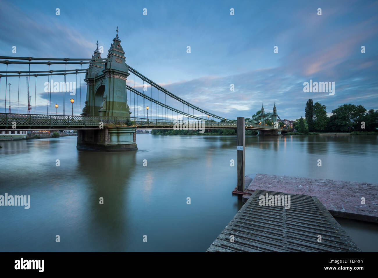 Hammersmith bridge london hi-res stock photography and images - Alamy