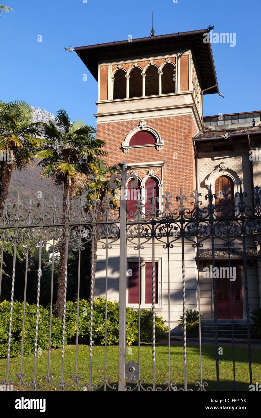 Fine building hi-res stock photography and images - Alamy