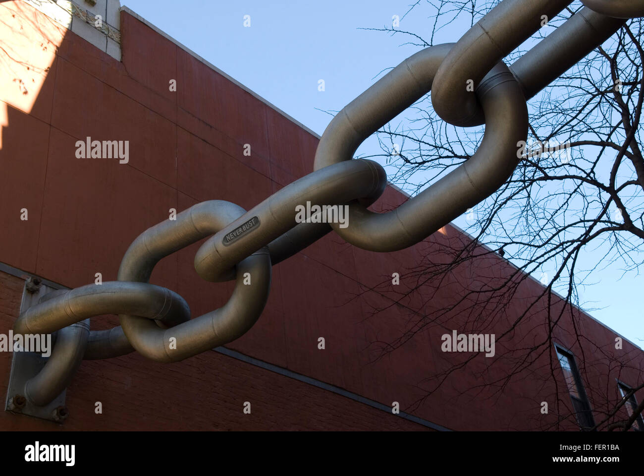 Giant “Neverbust” chain sculpture in Columbia, South Carolina, USA ...