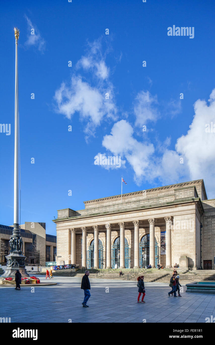 Sheffield city hall hi-res stock photography and images - Alamy