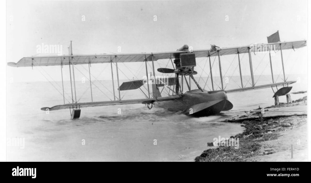 The Curtiss HS-1L was a seaplane used by the U.S. Navy in the early ...