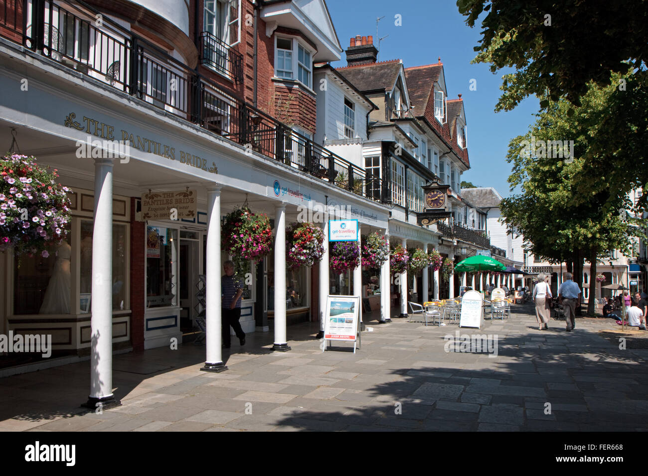 Green grey pantiles hi-res stock photography and images - Alamy
