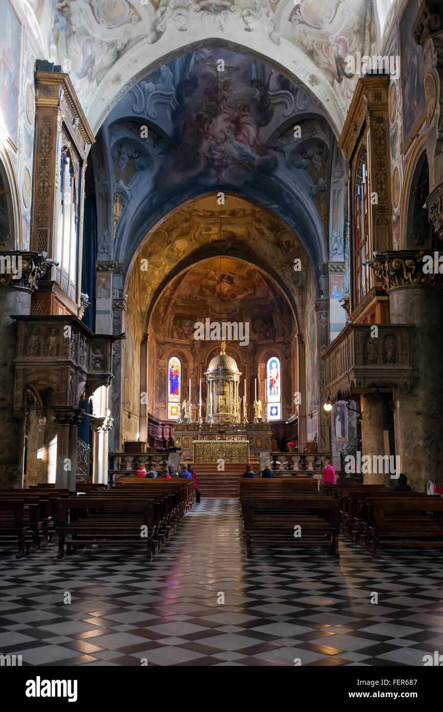 Interior view milan cathedral duomo hi-res stock photography and images ...