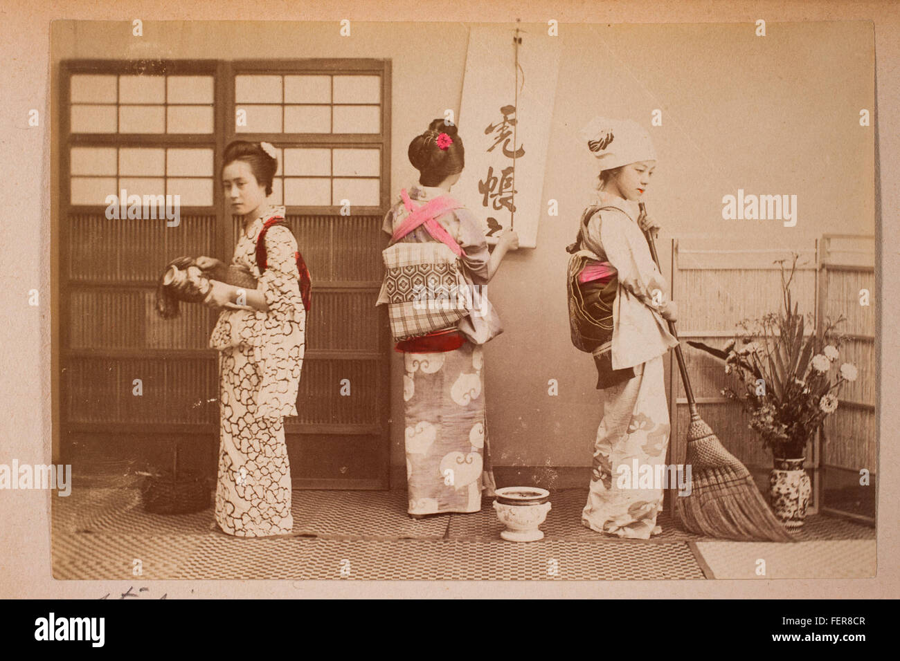 Geishas history hi-res stock photography and images - Alamy