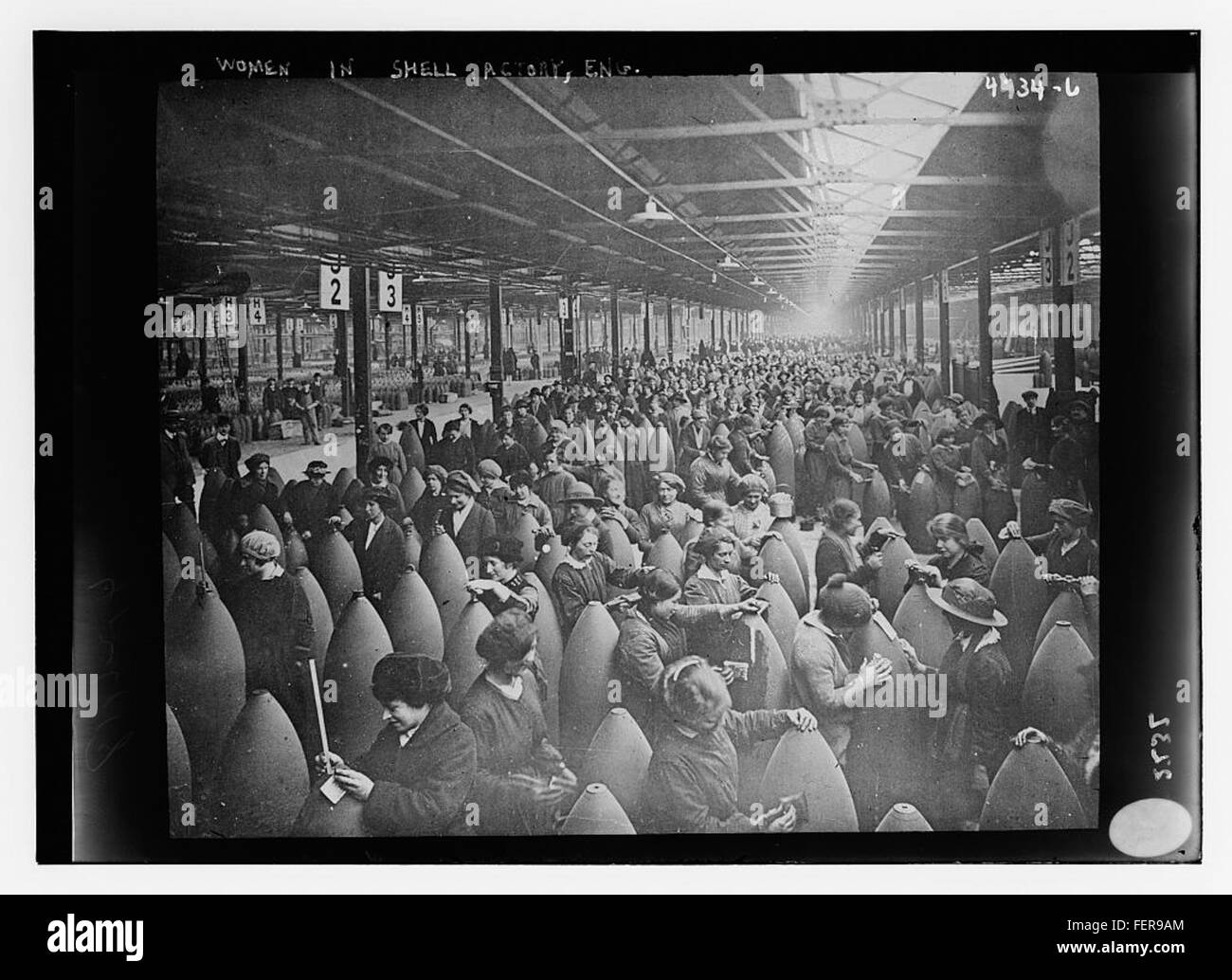 Shell factory hi-res stock photography and images - Alamy