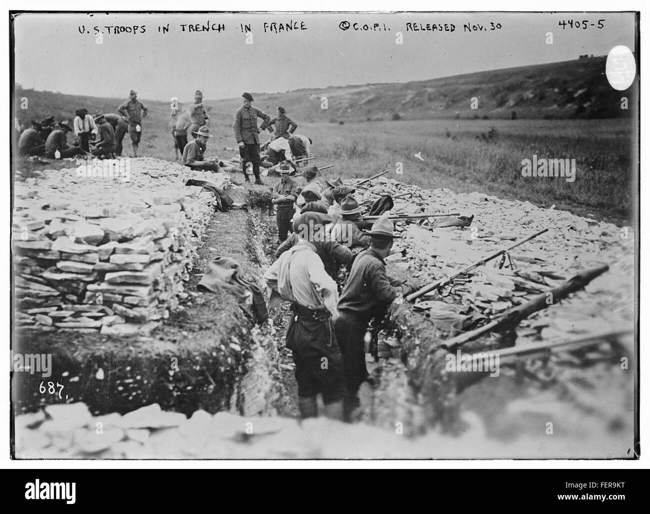 Wwi us soldiers trenches hi-res stock photography and images - Alamy