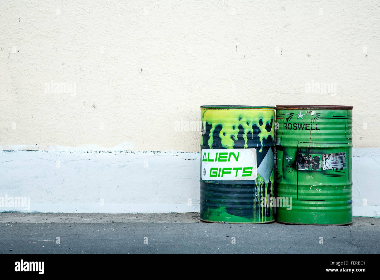 Alien trash cans hi-res stock photography and images - Alamy