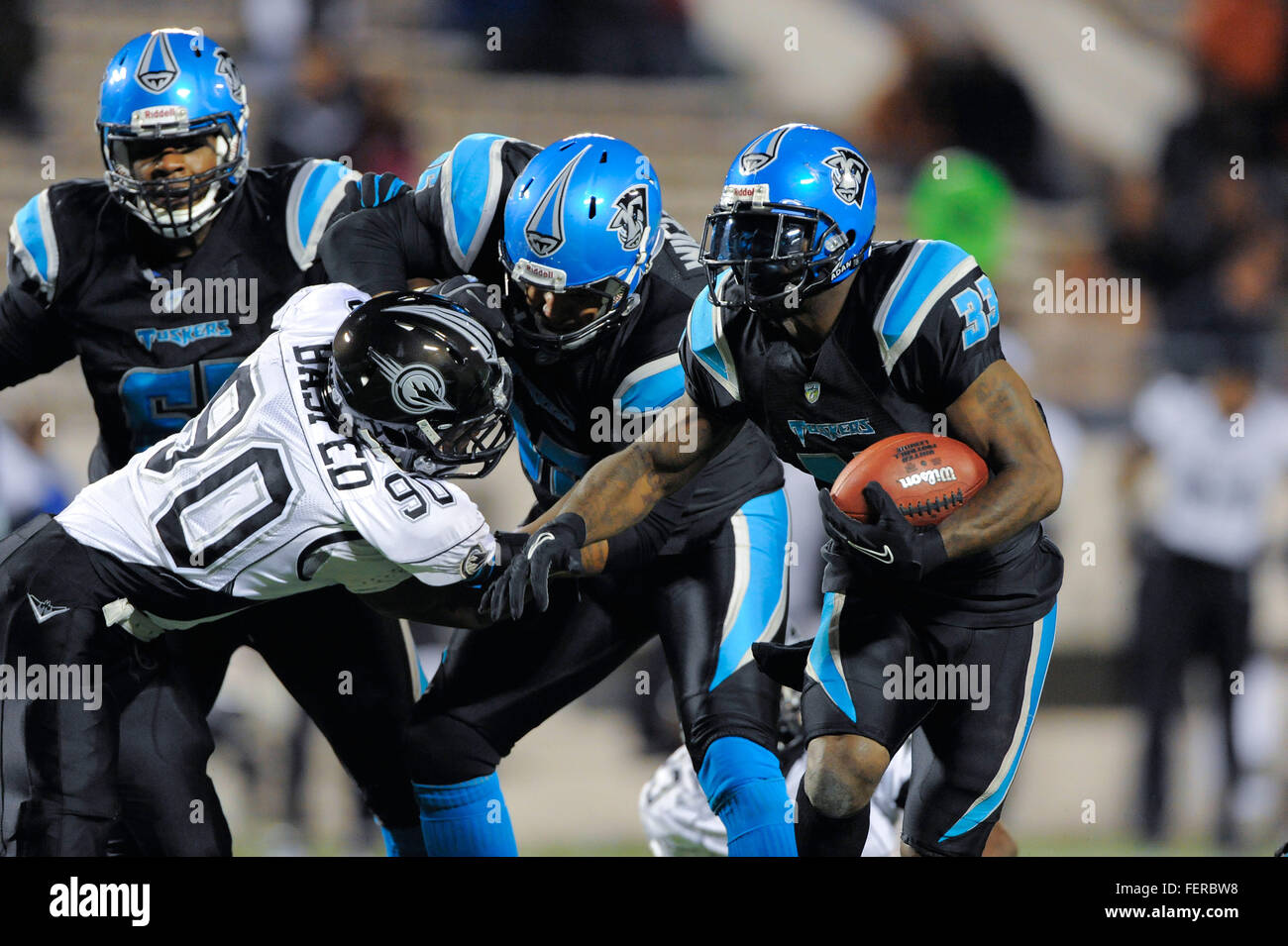 Orlando, FL, USA. 5th Nov, 2010. Florida Tuskers running back Dominic ...