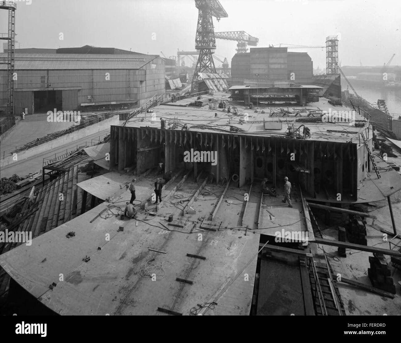 Shipyard assembly Black and White Stock Photos & Images - Alamy