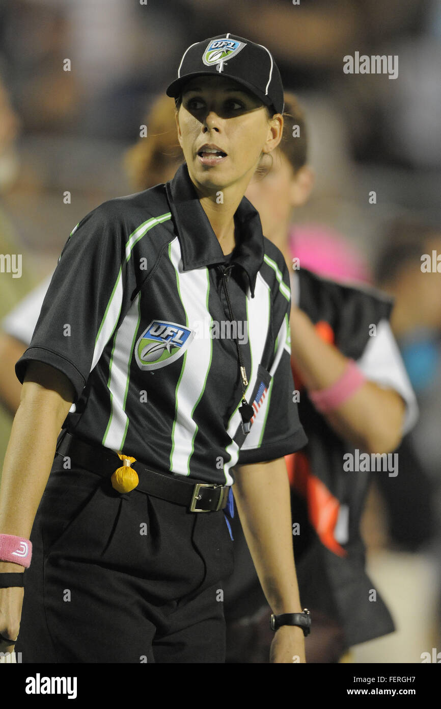 Sarah thomas referee hi-res stock photography and images - Alamy