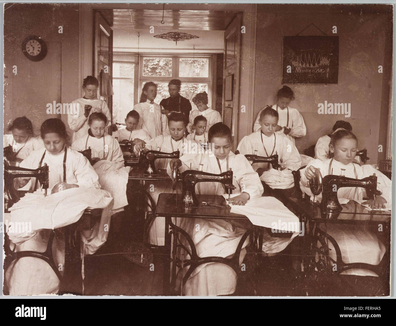 Huishoud- en Industrieschool 1896 Huishoud- en Industrieschool 1896 ...