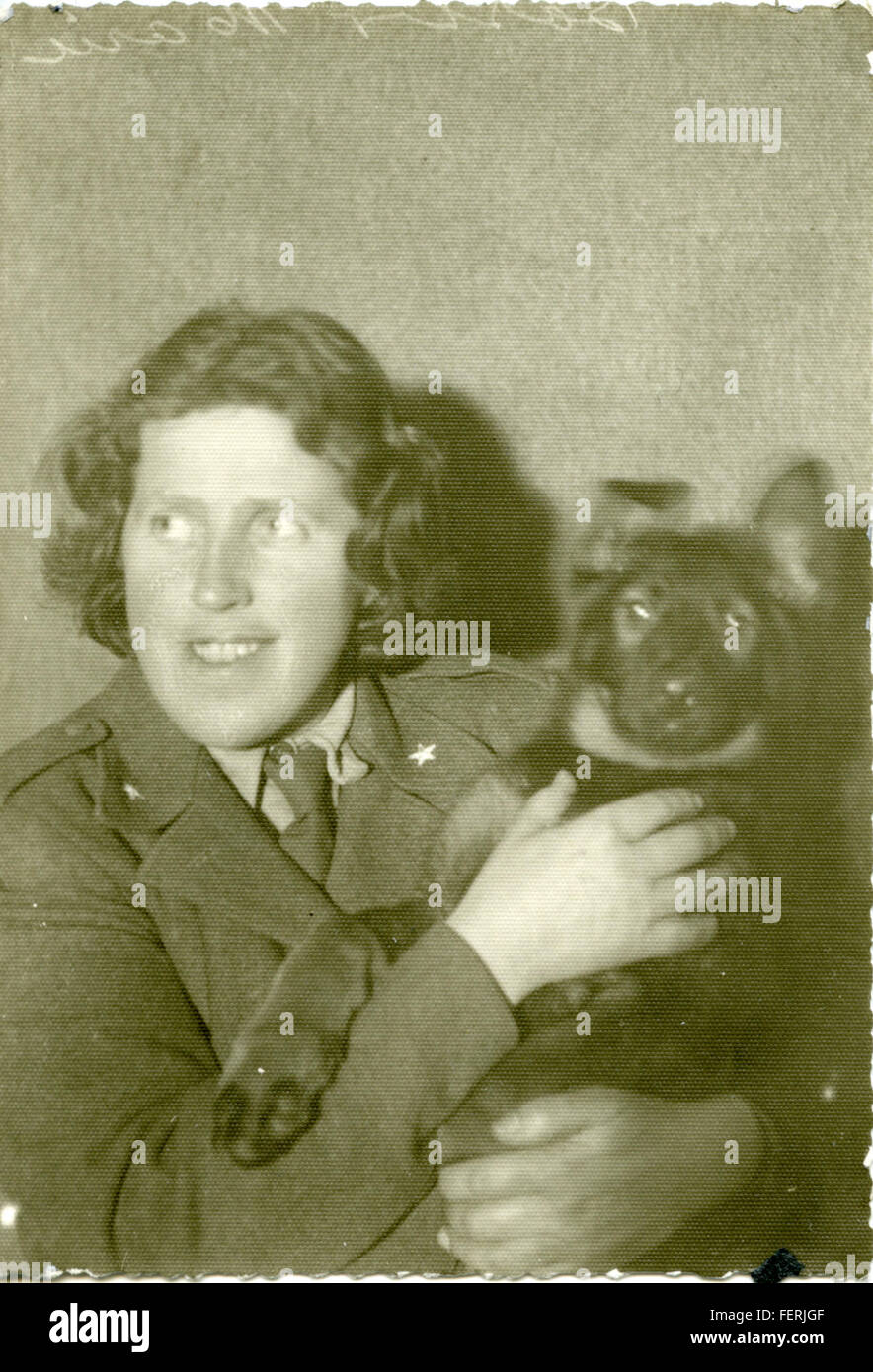 A farewell photo from World War II, showing Norwegian nurses during the ...
