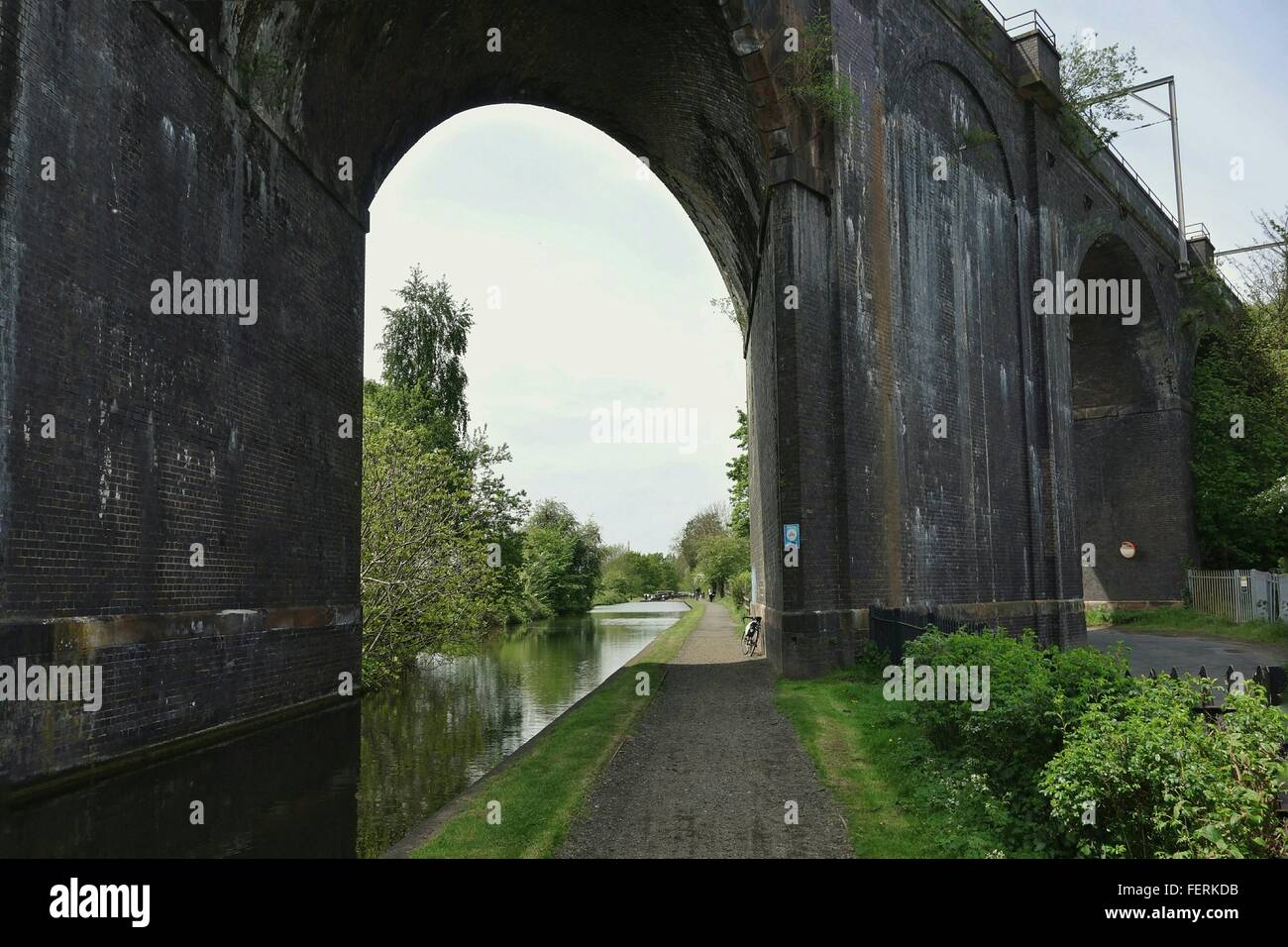 Footpath over canal hi-res stock photography and images - Alamy