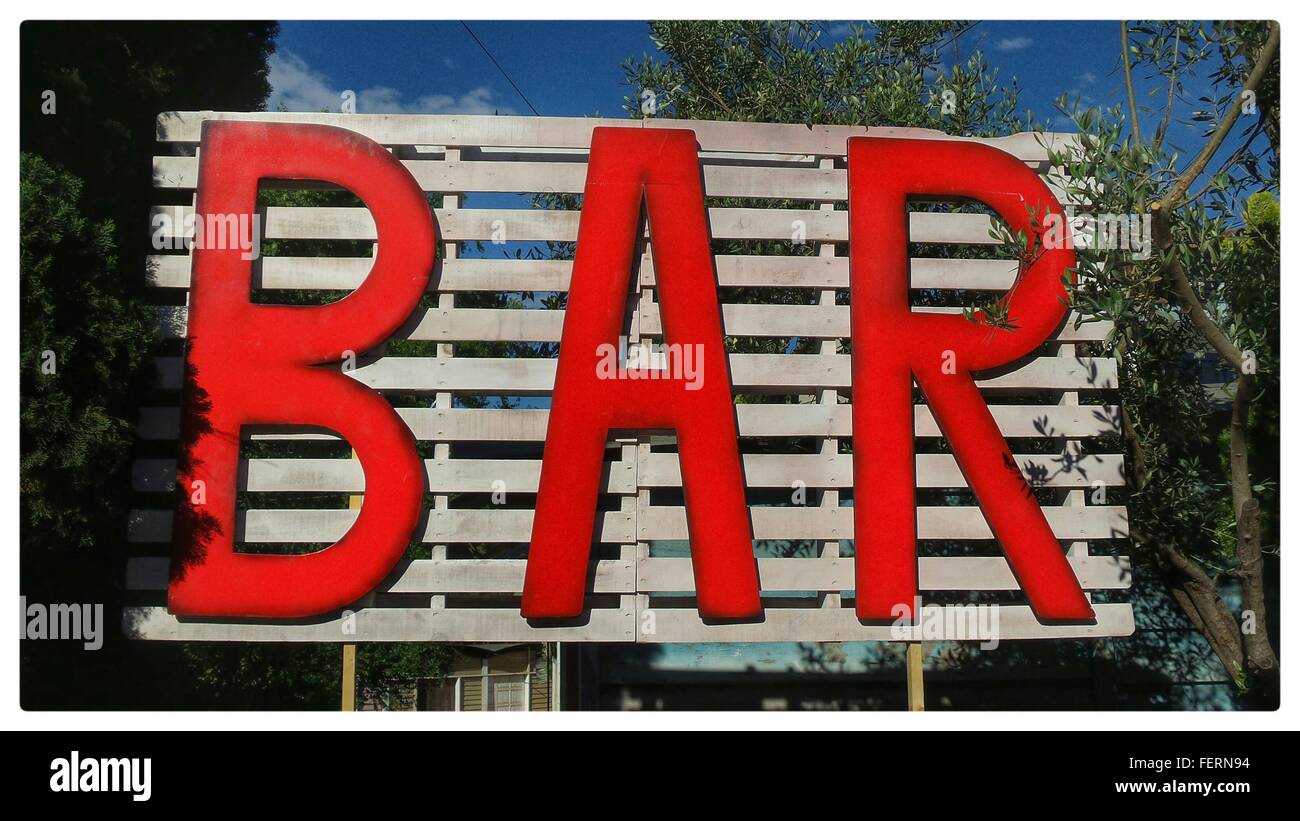 Board bar hi-res stock photography and images - Alamy