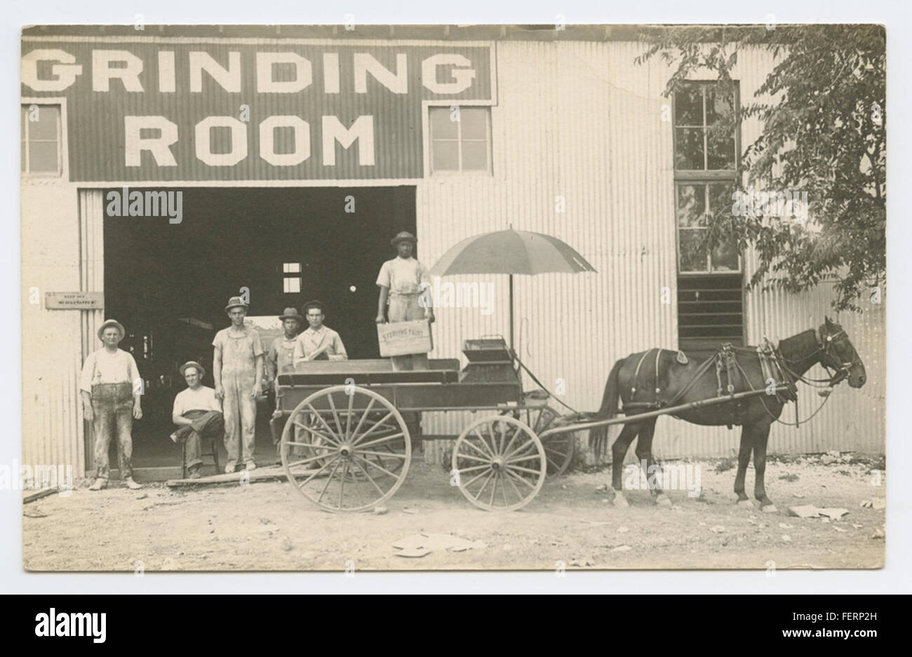 Horse drawn carts nearby hi-res stock photography and images - Alamy