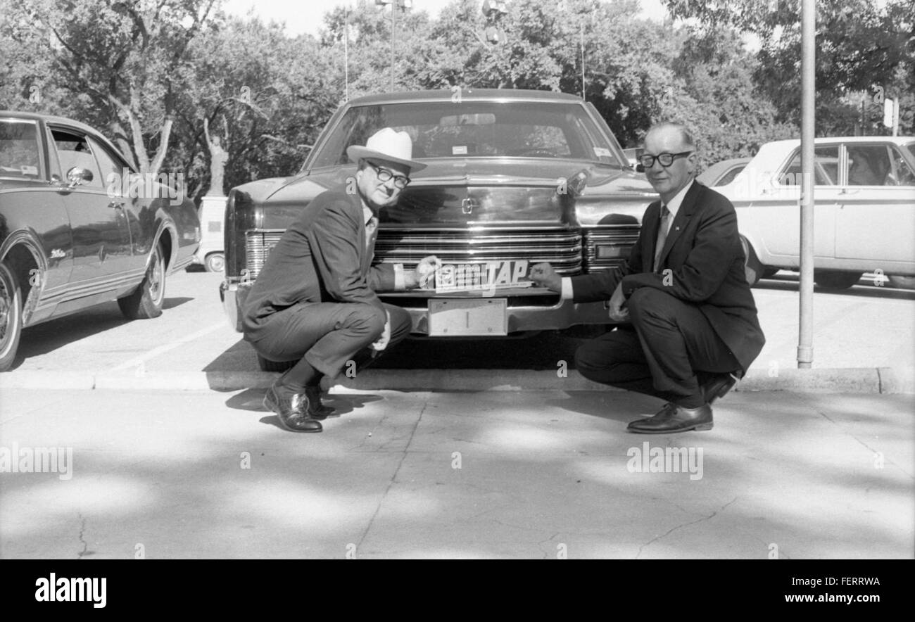 Governor Preston Smith and W.H. Bill Pieratt photographed together in ...