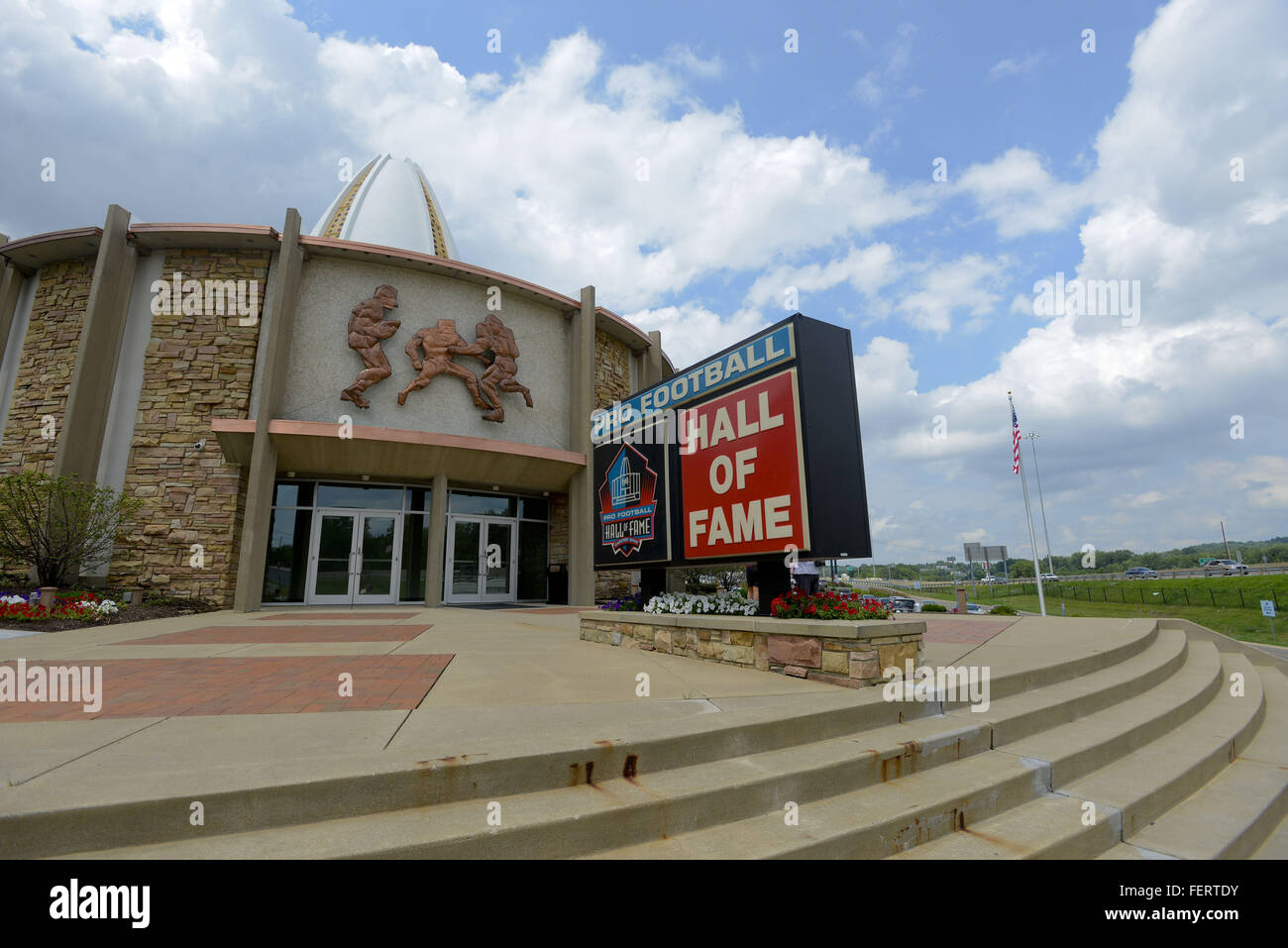 Football hall of fame canton ohio hi-res stock photography and images ...