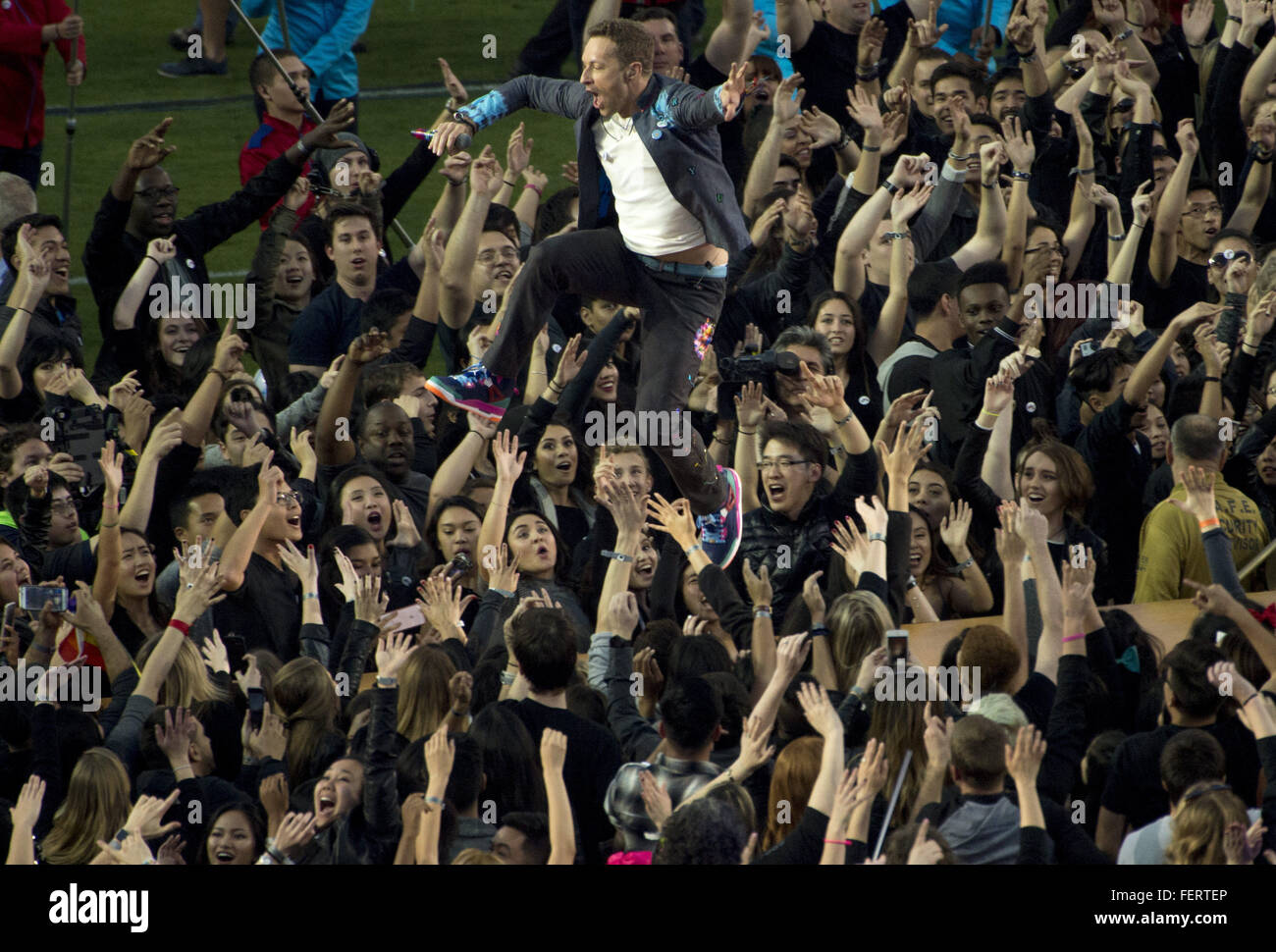 Santa Clara, California, USA. 7th Feb, 2016. Coldplay lead singer CHRIS ...