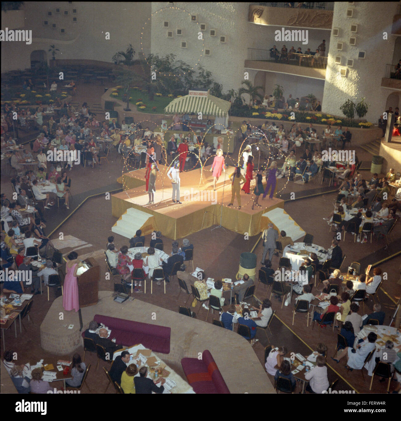 Beauty pageant contestants hi-res stock photography and images - Alamy