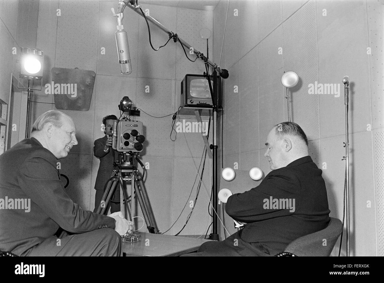 1957 television hi-res stock photography and images - Alamy