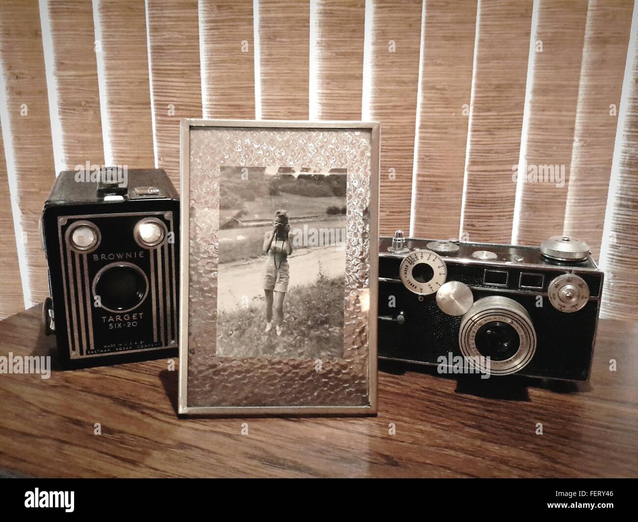 Frame retro hi-res stock photography and images - Alamy