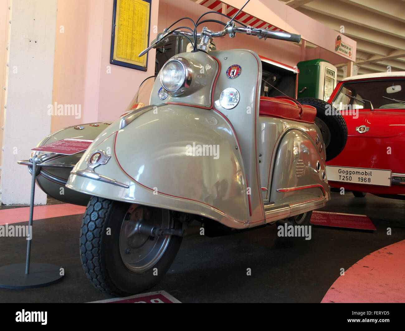 1954 Goggo-Roller 20TA55 197cc 11hp bild 4 Stock Photo - Alamy