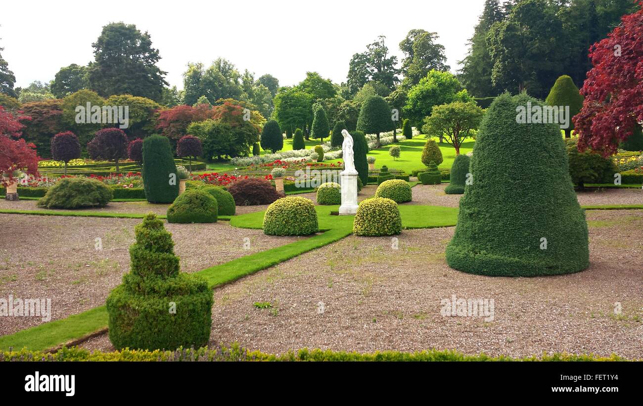 Topiary art sculpture hi-res stock photography and images - Alamy