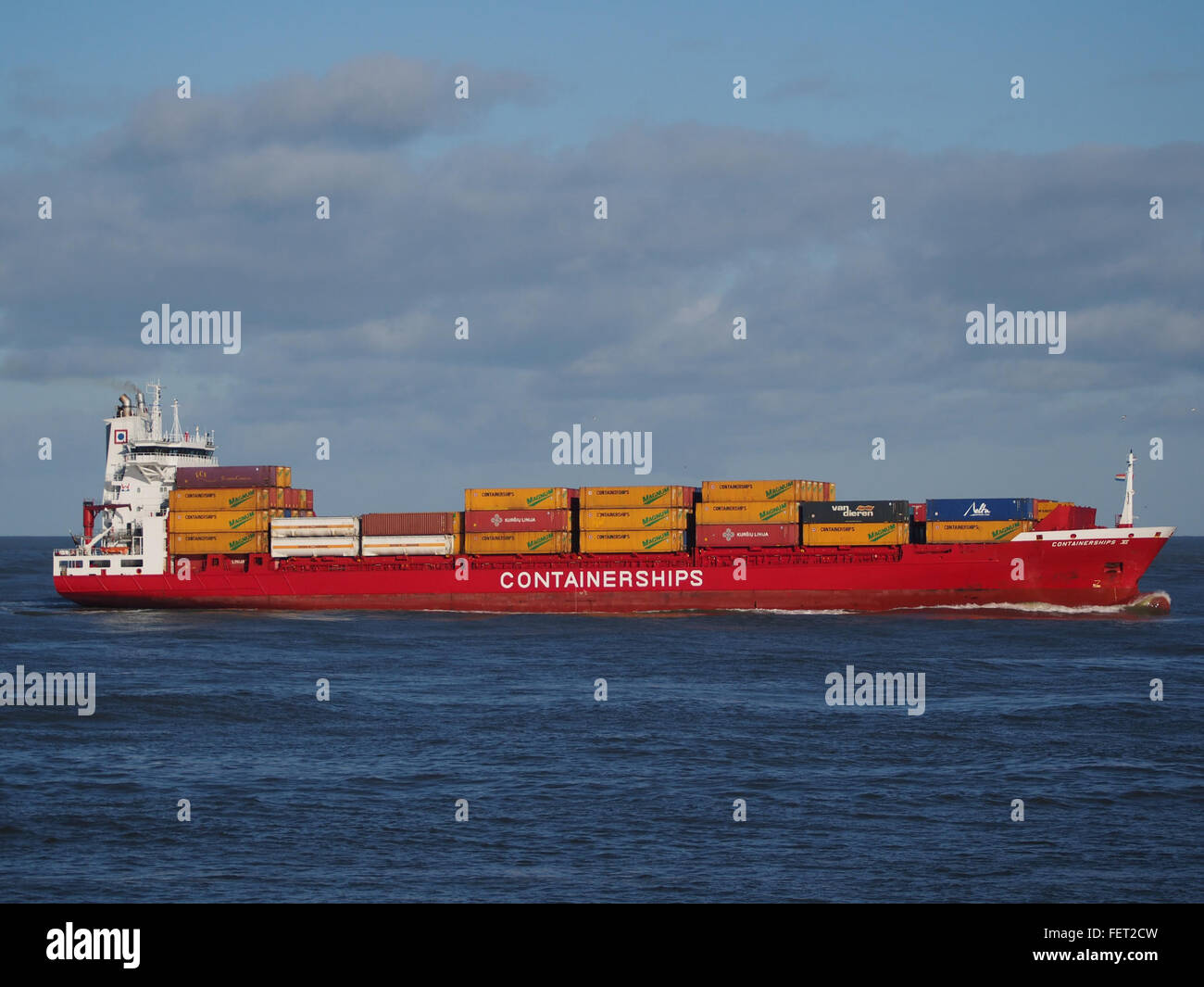 Containerships hi-res stock photography and images - Alamy