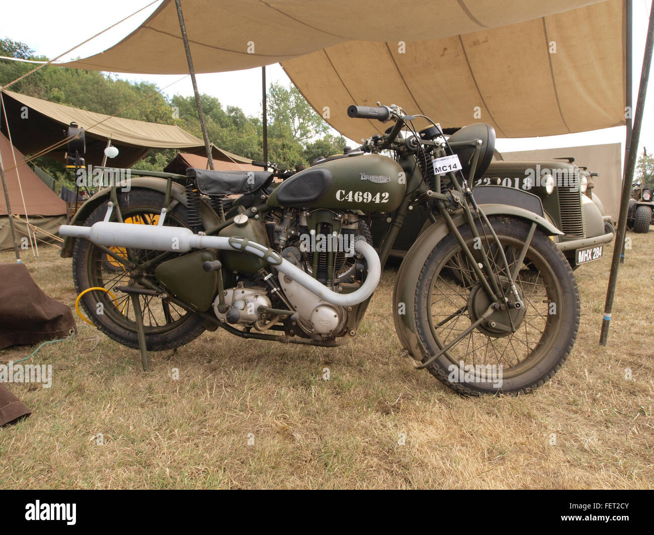 Vintage triumph motorcycle hi-res stock photography and images - Alamy