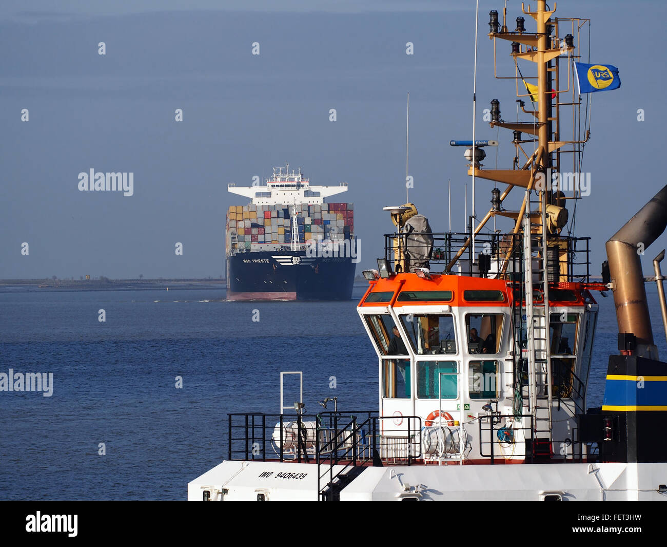 Union Hawk (tugboat, 2010) MSC Trieste (ship, 2011) IMO 948447 Schelde ...