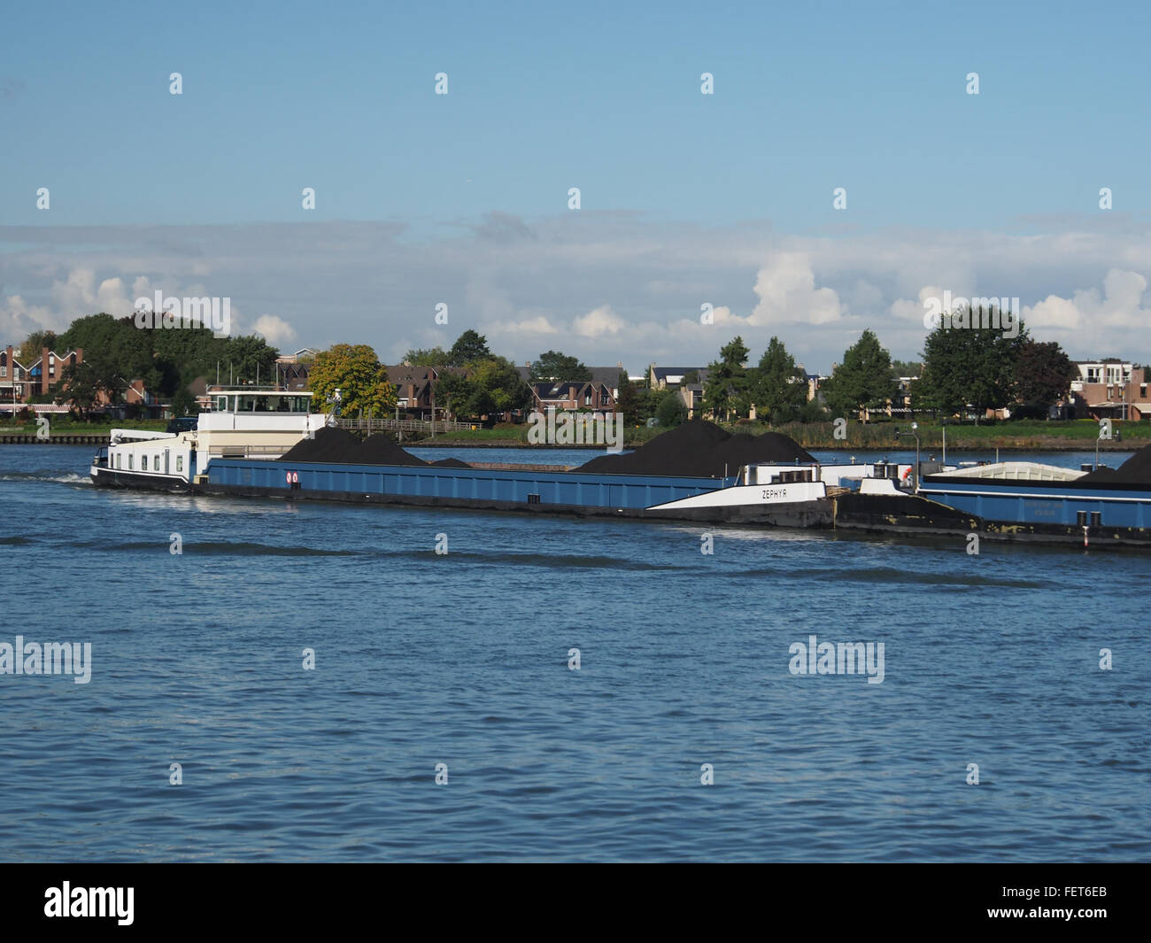 Zephyr (ship, 1957) ENI 02318424 & Zephyr 2 ENI 02331201, Oude Maas ...