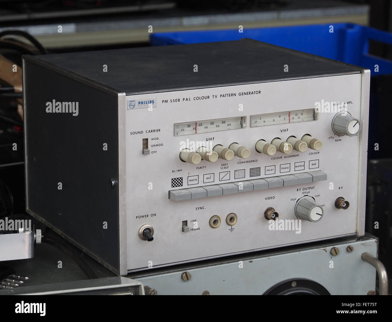 The Philips PM 5508 is a PAL colour TV pattern generator used for ...