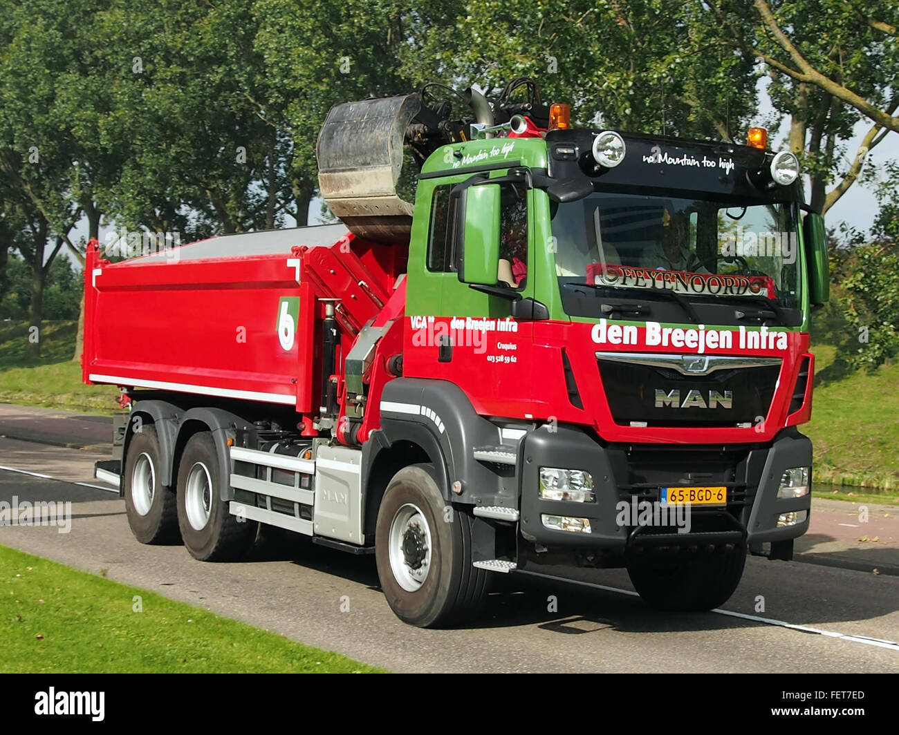 Man tipper truck hi-res stock photography and images - Alamy