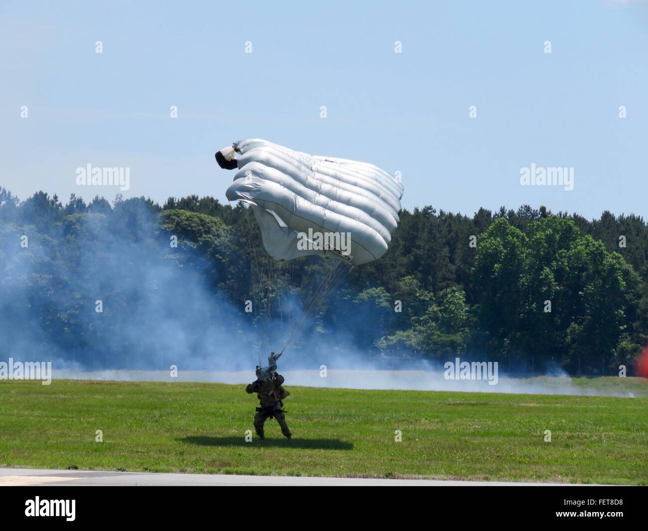 Soldier shadow military hi-res stock photography and images - Alamy