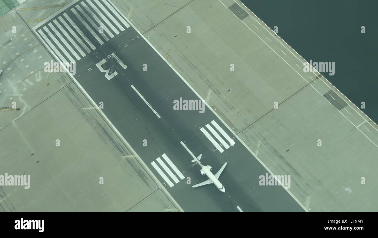 Laguardia airport aerial hi-res stock photography and images - Alamy
